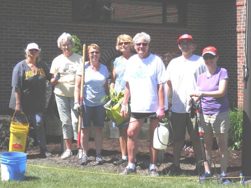 Morrison Garden Club Beautifies Odell Public Library - thecity1