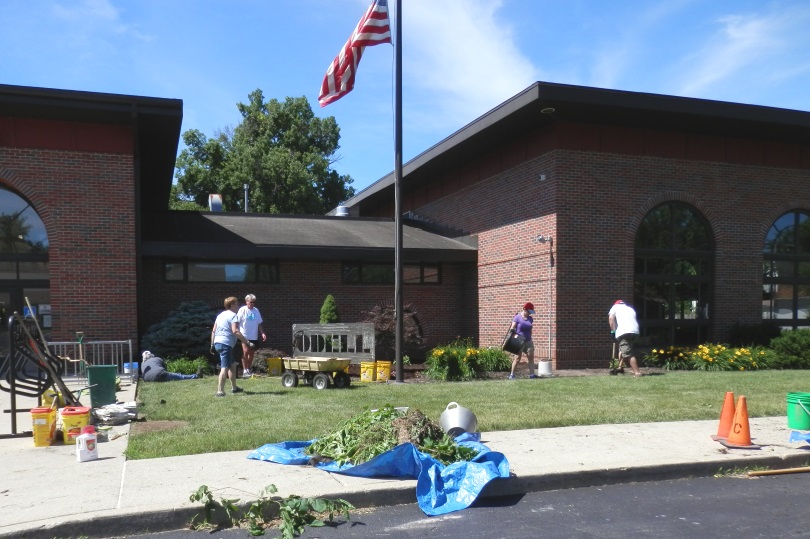 Morrison Garden Club Beautifies Odell Public Library - thecity1