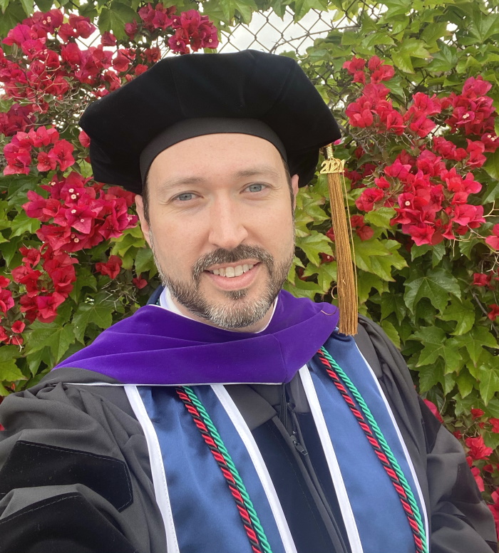 Nathan Vavra Earns Juris Doctor Degree - thecity1